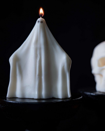 Ghost Candle With Wide Arms 11x9cm as table decoration | Horror-Shop.com