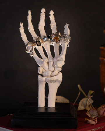 Skeleton Hand Jewelry Holder | Gothic home decor | Horror-Shop.com