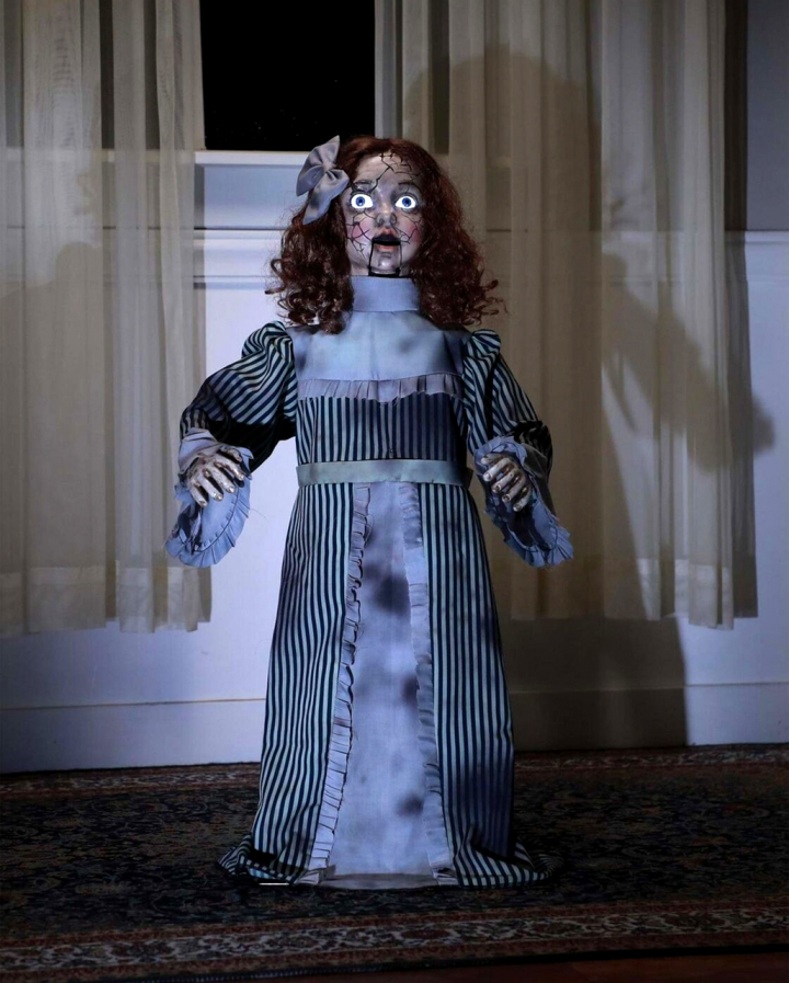 Vintage Horror Doll Betty Halloween Animatronic 90cm | Horror-Shop.com