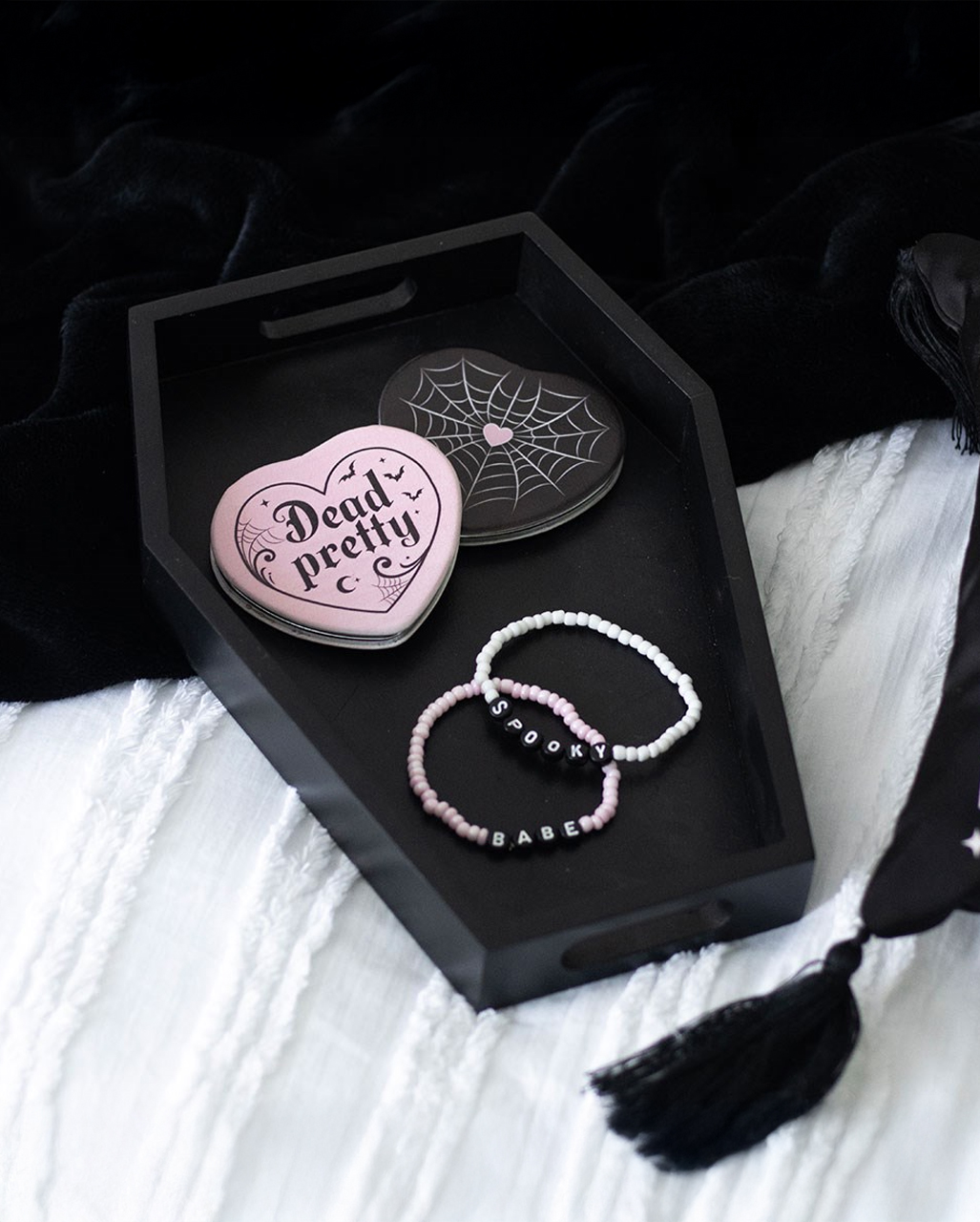 Black Coffin Tray 24.5cm as a home accessory | Horror-Shop.com