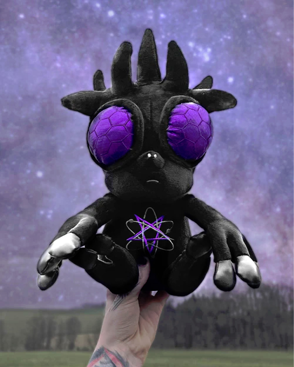KILLSTAR Alien Plüschtier | Gothic Wohndeko | Horror-Shop.com
