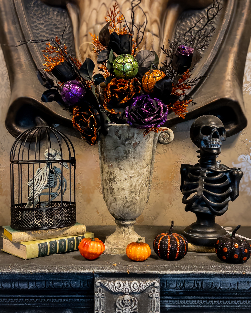 Rotten Skeleton Raven 20cm as Halloween decoration | Horror-Shop.com