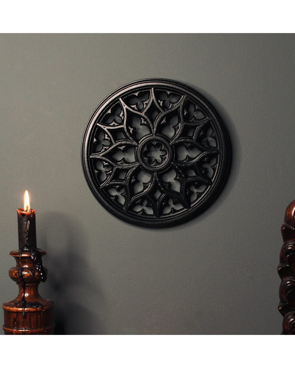 Black Victor Gothic Window 19cm Ø ★ | Horror-Shop.com