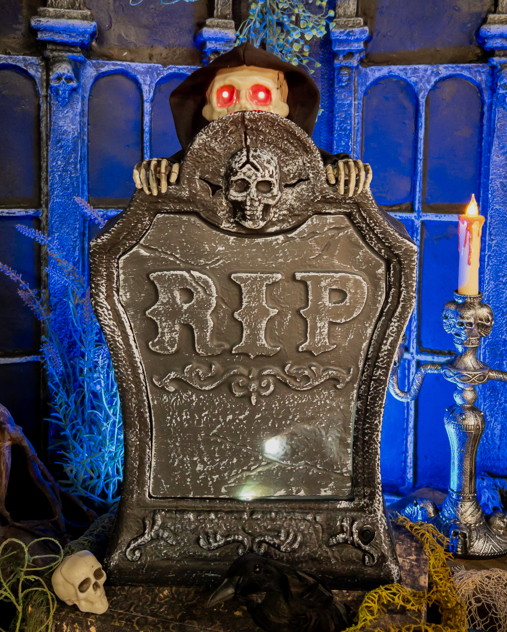 Tombstone With Hidden Grim Reaper Animatronic 39cm 💀 | Horror-Shop.com