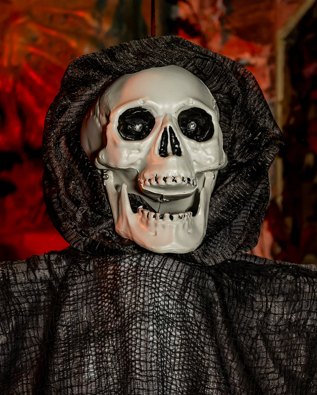 Shaking Ragged Ghost With Light & Sound 120cm for 🎃 | Horror-Shop.com