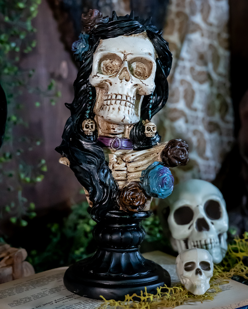 Skeleton Lady Bust With Roses & Skull 26,5cm 💀 | Horror-Shop.com