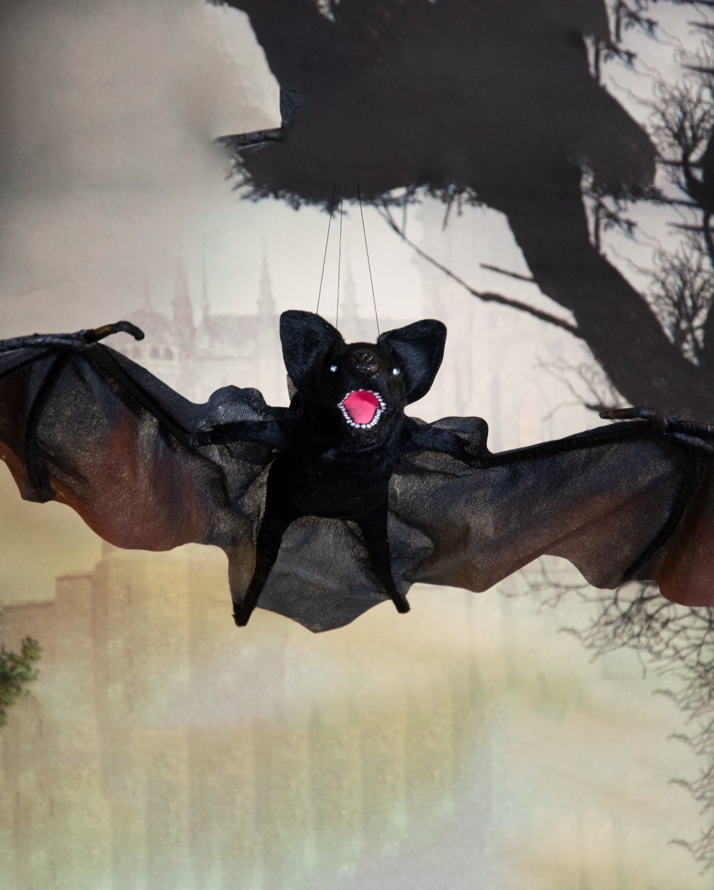 Vampire Bat Animatronic for Halloween | Horror-Shop.com