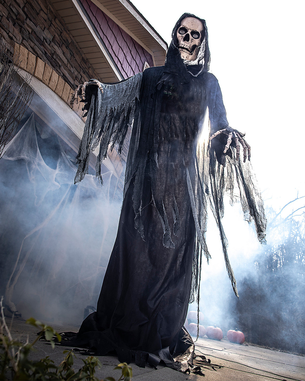 Giant Skeleton Reaper Halloween Animatronic | Horror-Shop.com