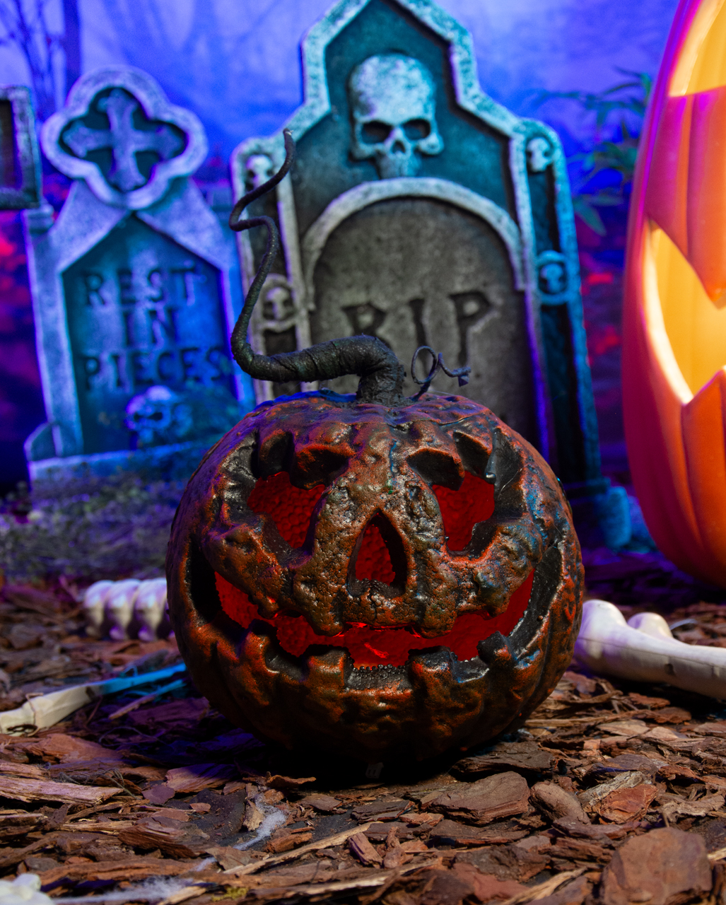 Rotten Halloween Pumpkin With Stalk & LED Light 25cm | Horror-Shop.com