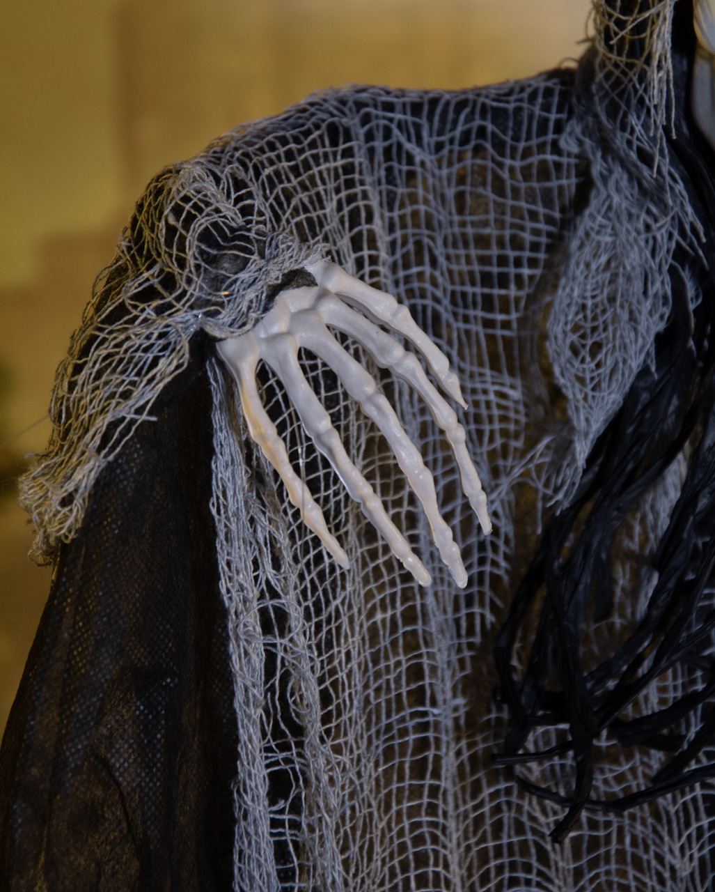 Devastated Grim Reaper Hanging Figure 91cm ★ | Horror-Shop.com